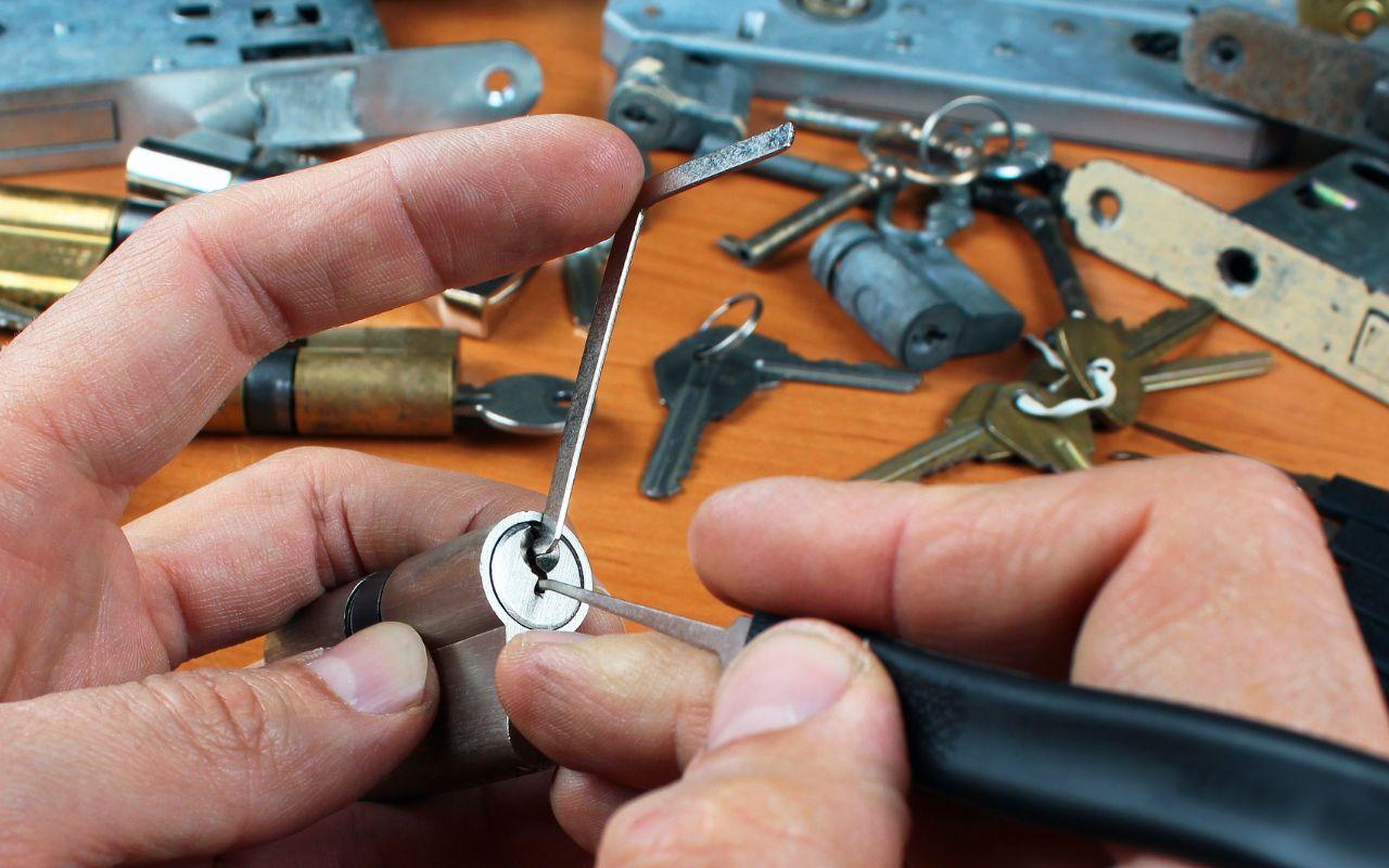 4 Tips for Becoming Better at Lockpicking – Alejandra's Life
